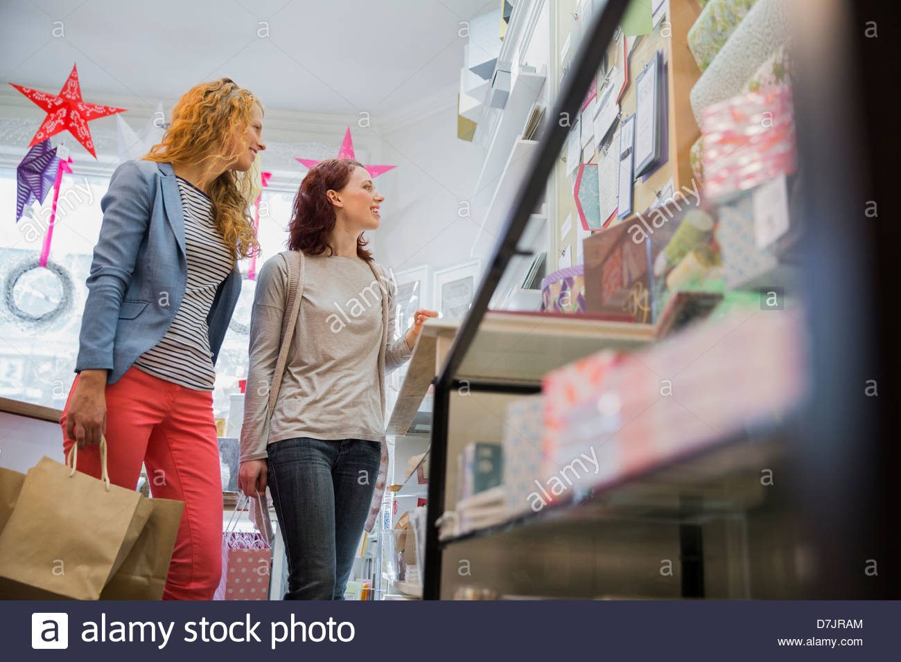 Women shopping together hi-res stock photography and images - Alamy