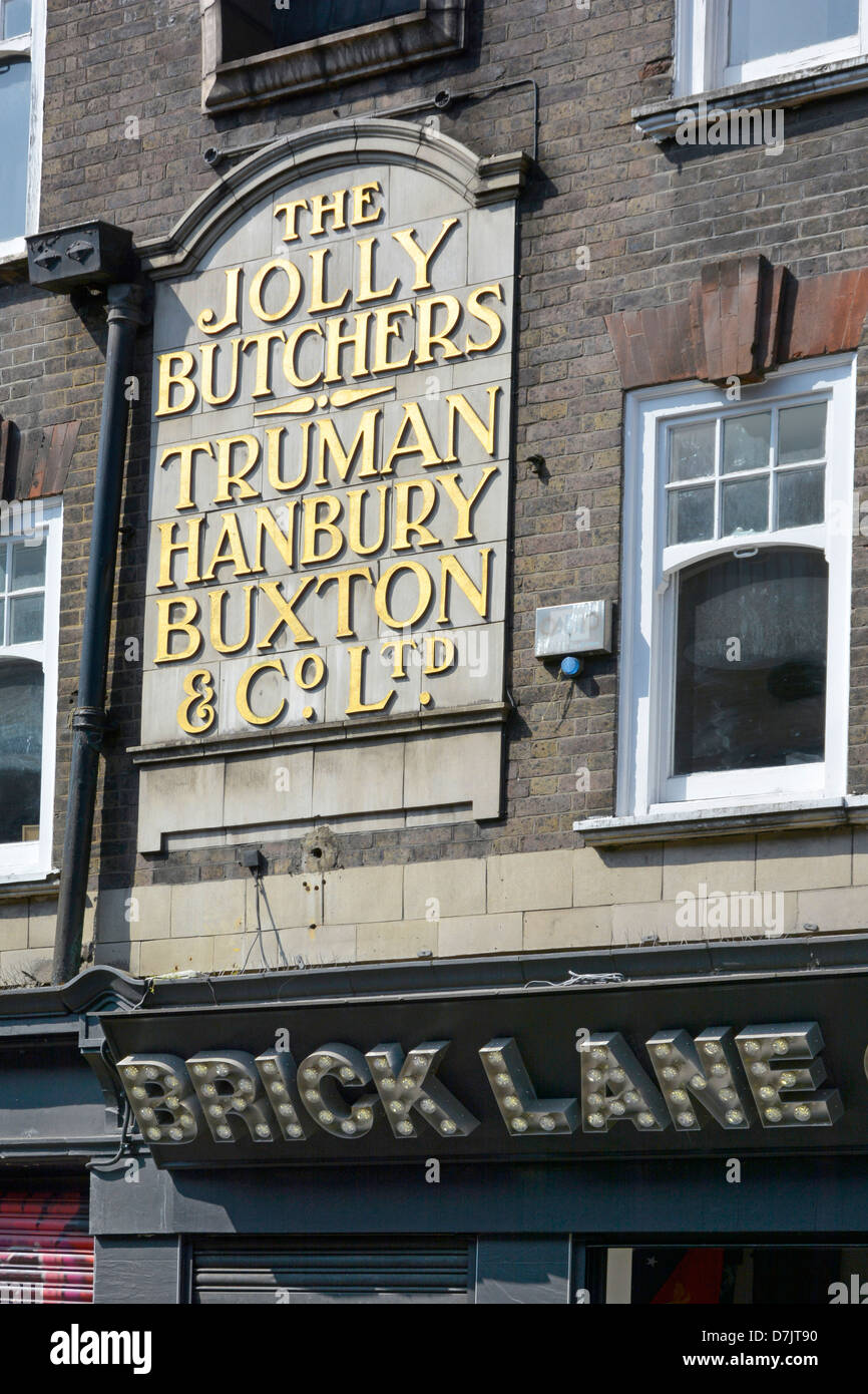 Modern pub sign hi-res stock photography and images - Alamy