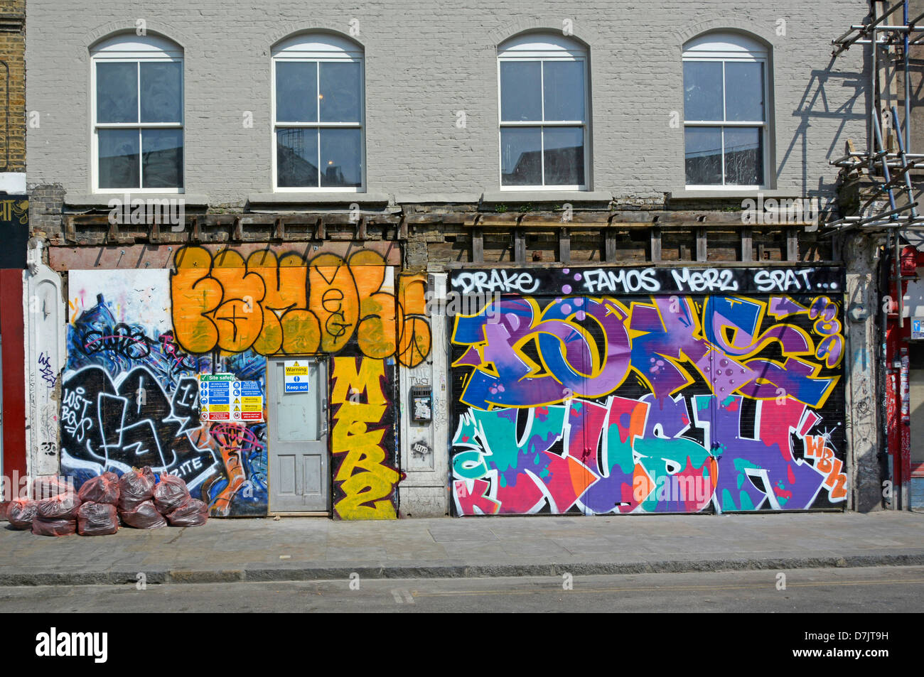 Old shop fronts hi-res stock photography and images - Alamy