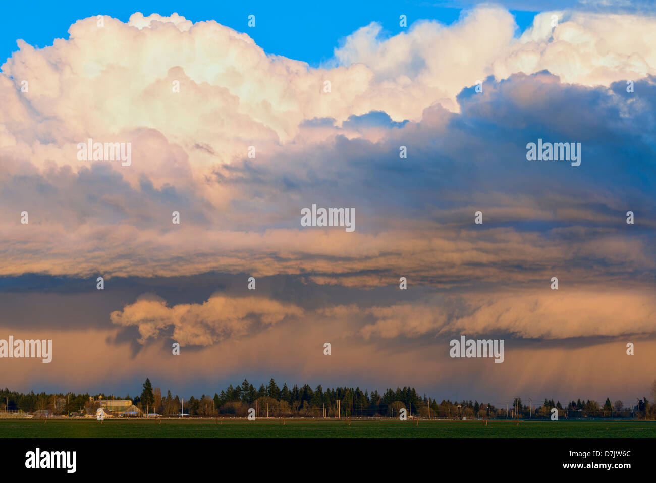 USA, Oregon, Willamette Valley, View at storm cloud Stock Photo - Alamy