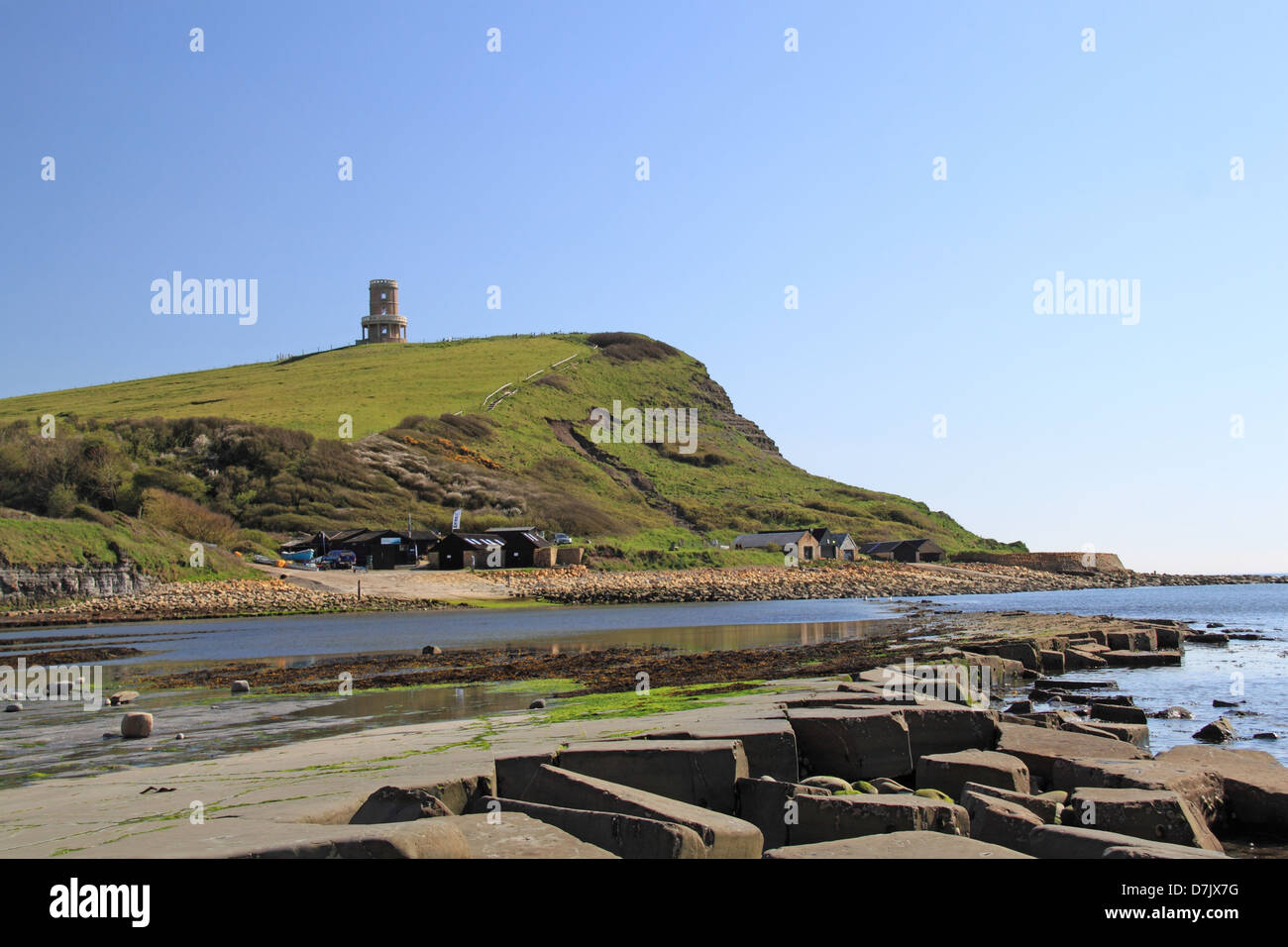 Kimmeridge Bay and the rebuilt Clavell Tower, Hen Cliff, Isle of ...