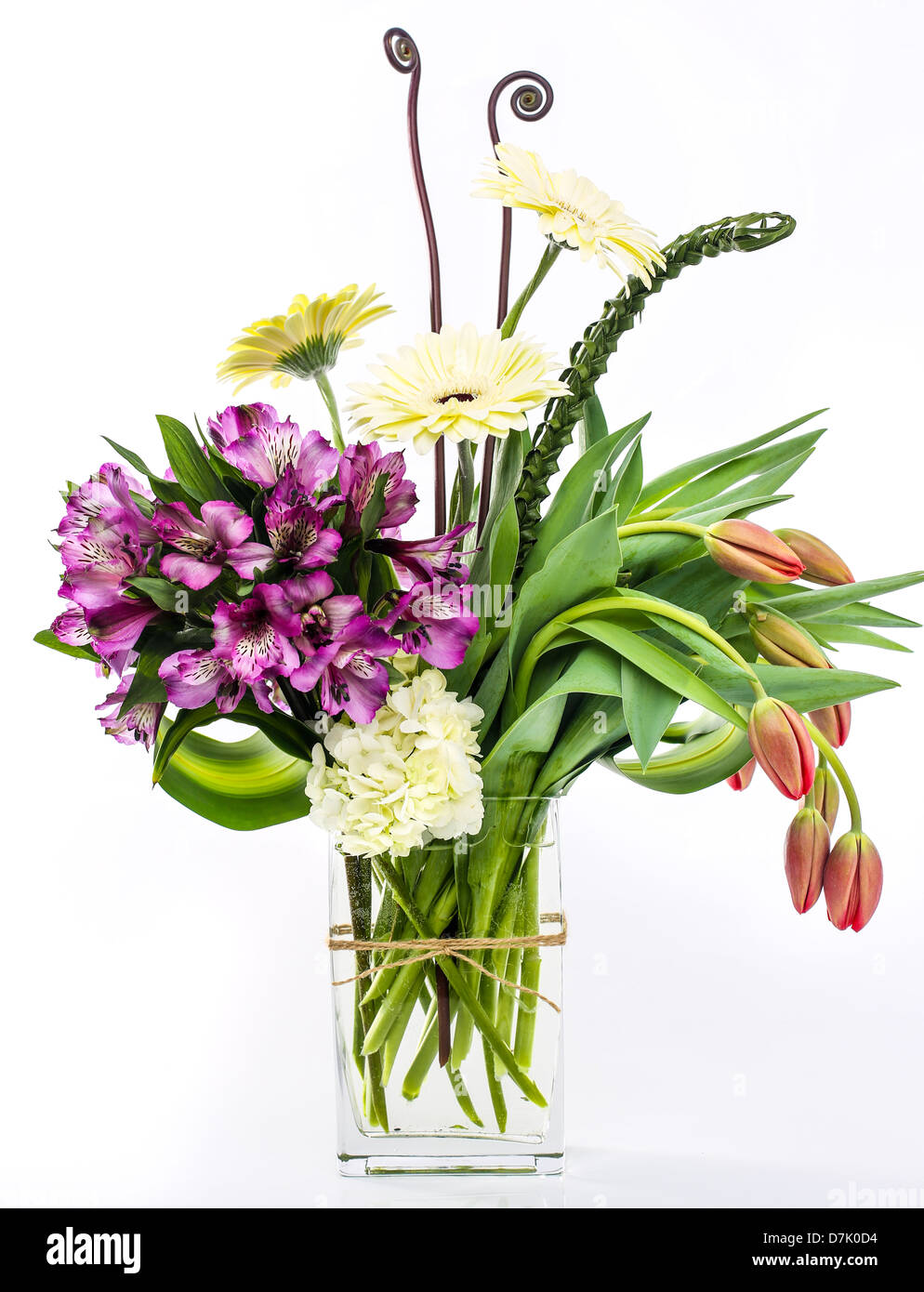 A beautiful spring flower arrangement in a clear vase Stock Photo - Alamy