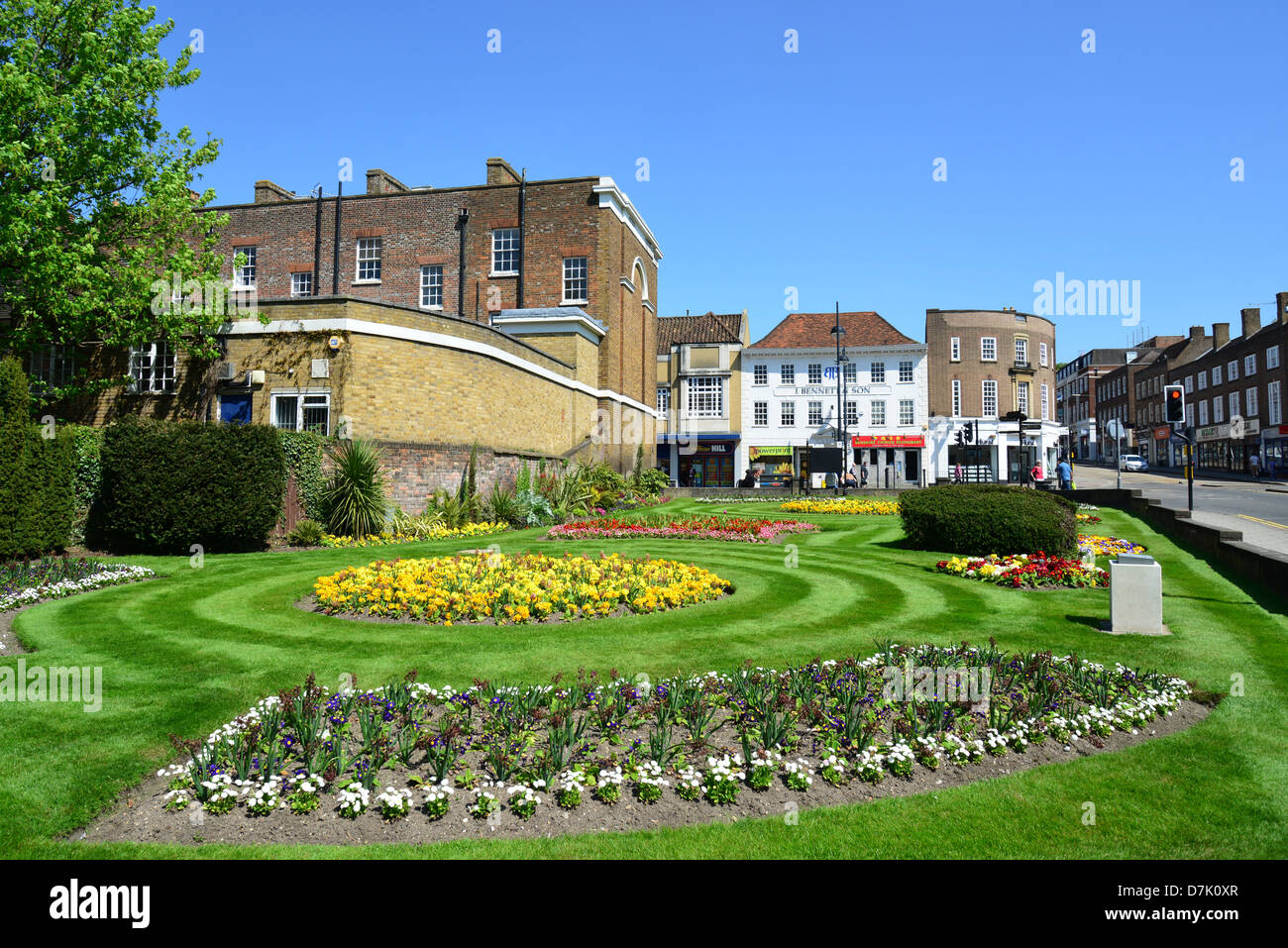 Gardens in Queen Victoria Road, High Wycombe, Buckinghamshire, England ...