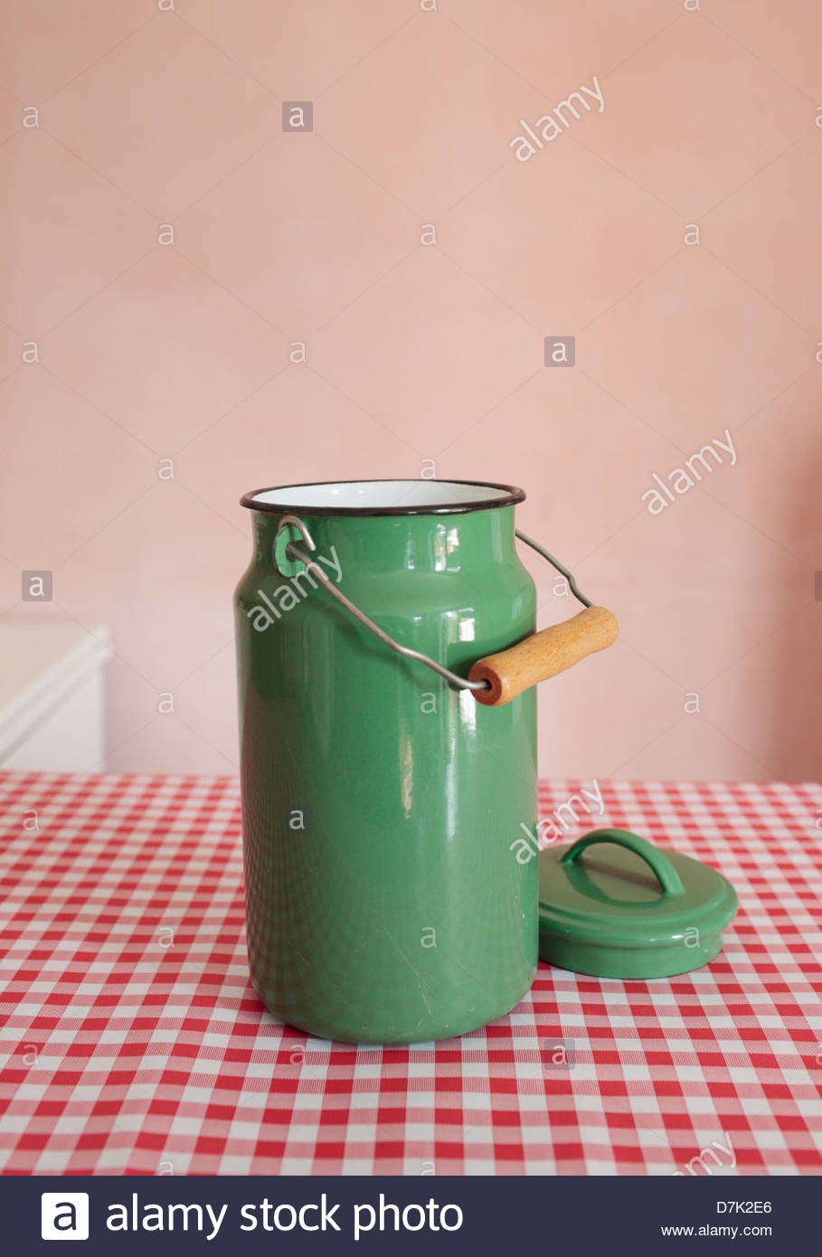 Milk Canisters Stock Photos & Milk Canisters Stock Images - Alamy