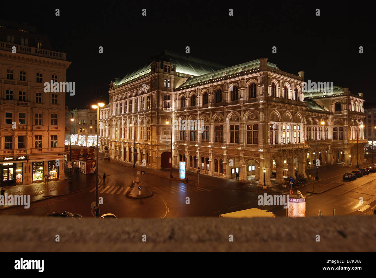Night Scene, Austrian Opera House in Vienna Stock Photo - Alamy