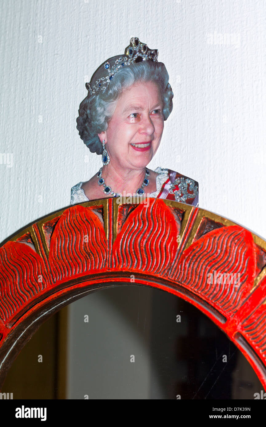 Cardboard cutout queen elizabeth hi-res stock photography and images ...