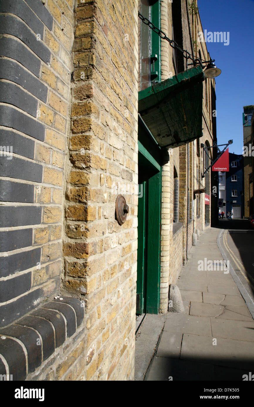 View down Stoney Street to Clink Street, Southwark, London, UK Stock ...