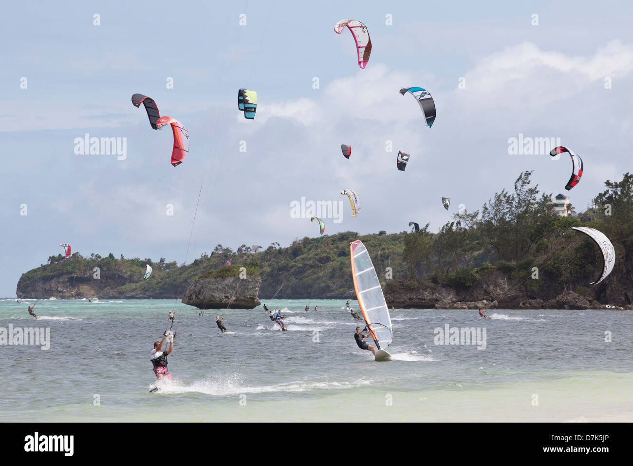 Kiteboarding on Balabag Beach in Boracay, Philippines Stock Photo - Alamy