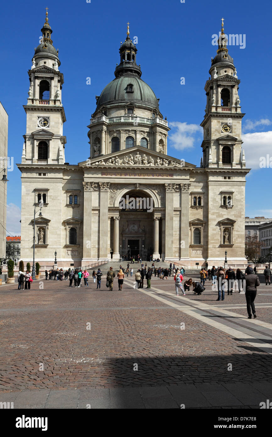 Cathedral st stephens basilica hi-res stock photography and images - Alamy
