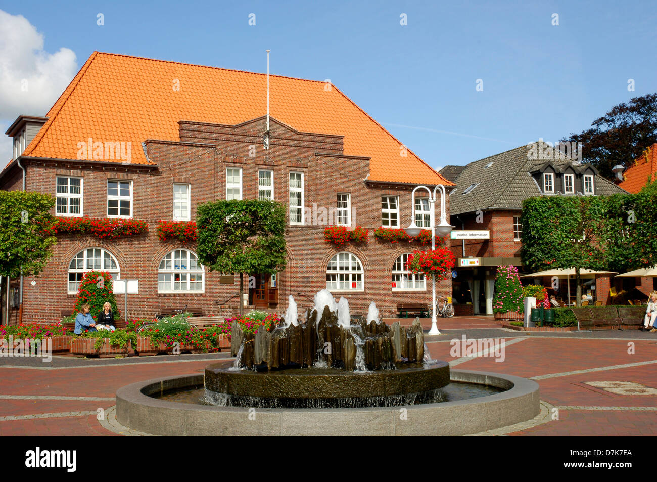 Germany, Lower Saxony, Westerstede, pedestrian, City Hall, fountain ...