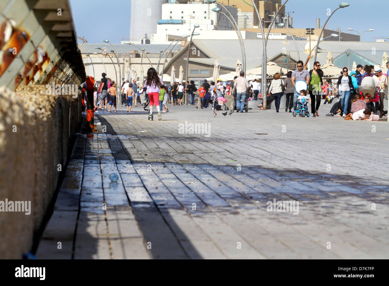 Israel, Tel Aviv, people having fun at the renovated promenade in the ...