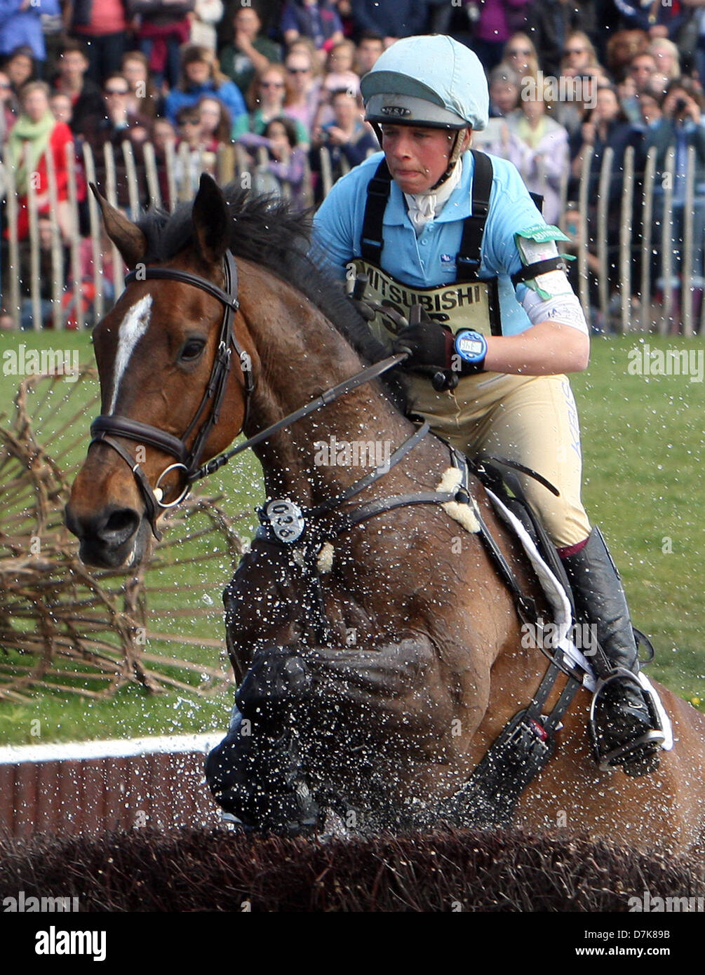 Izzy Taylor (GBR) riding Matilda Stock Photo - Alamy