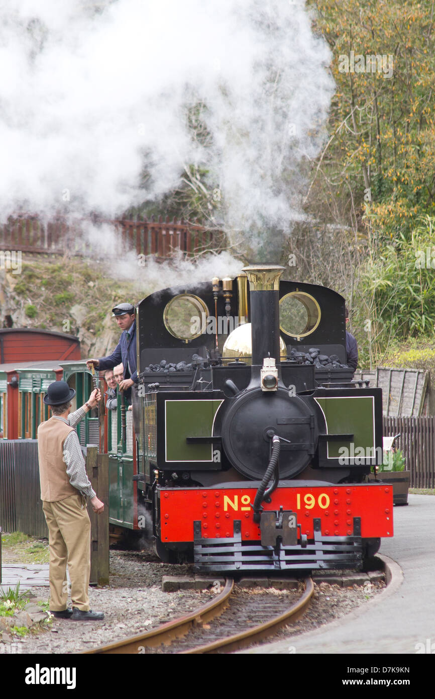 Old locomotive train workers hi-res stock photography and images - Alamy