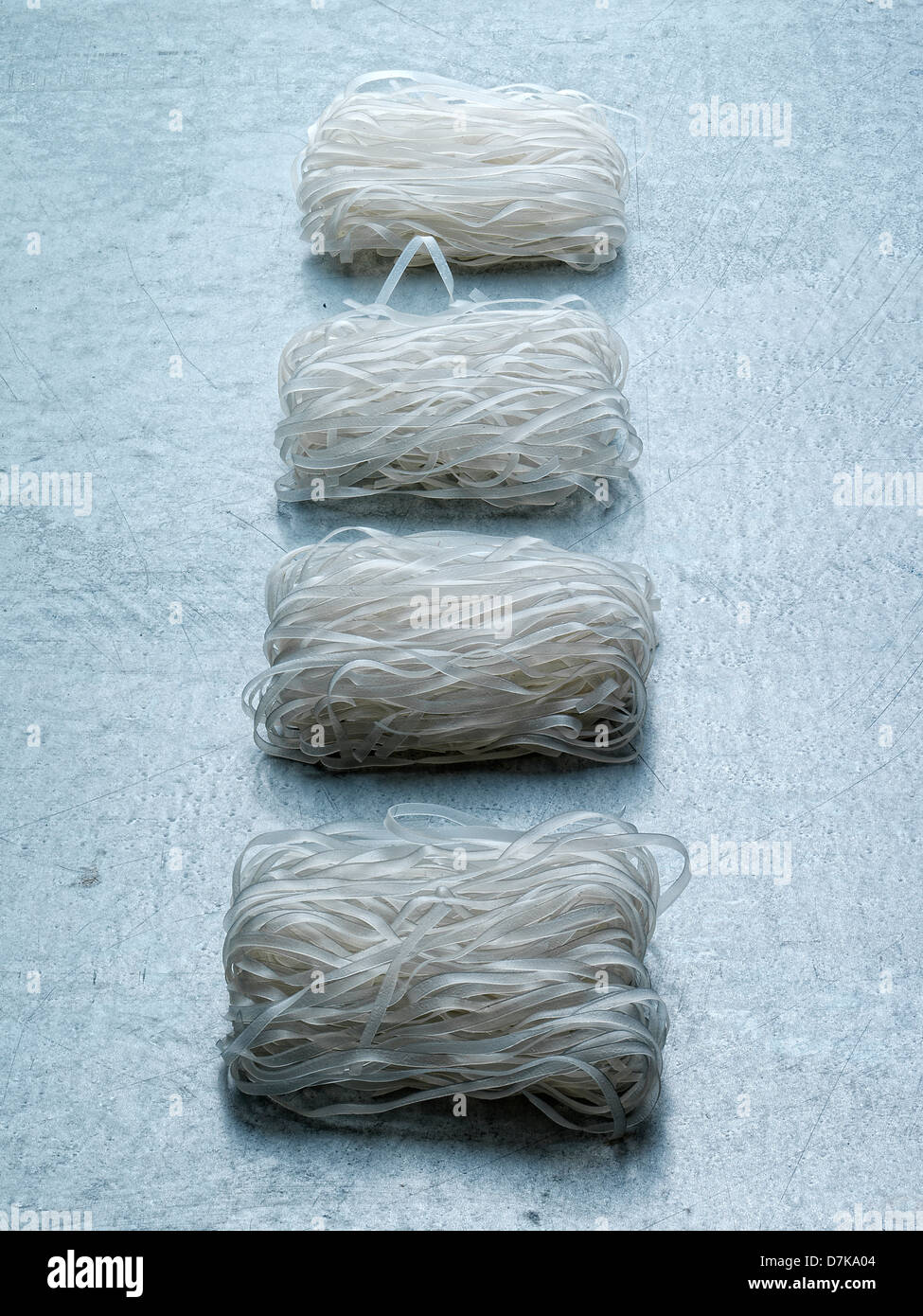 Rice noodles hi-res stock photography and images - Alamy