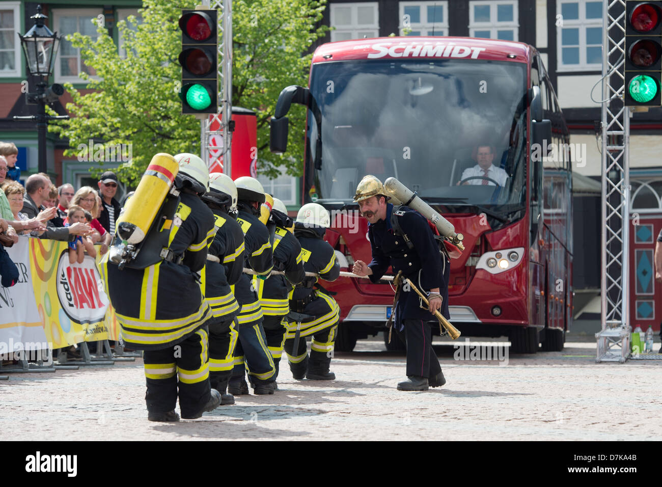 Bus pulling championships germany hi-res stock photography and images ...