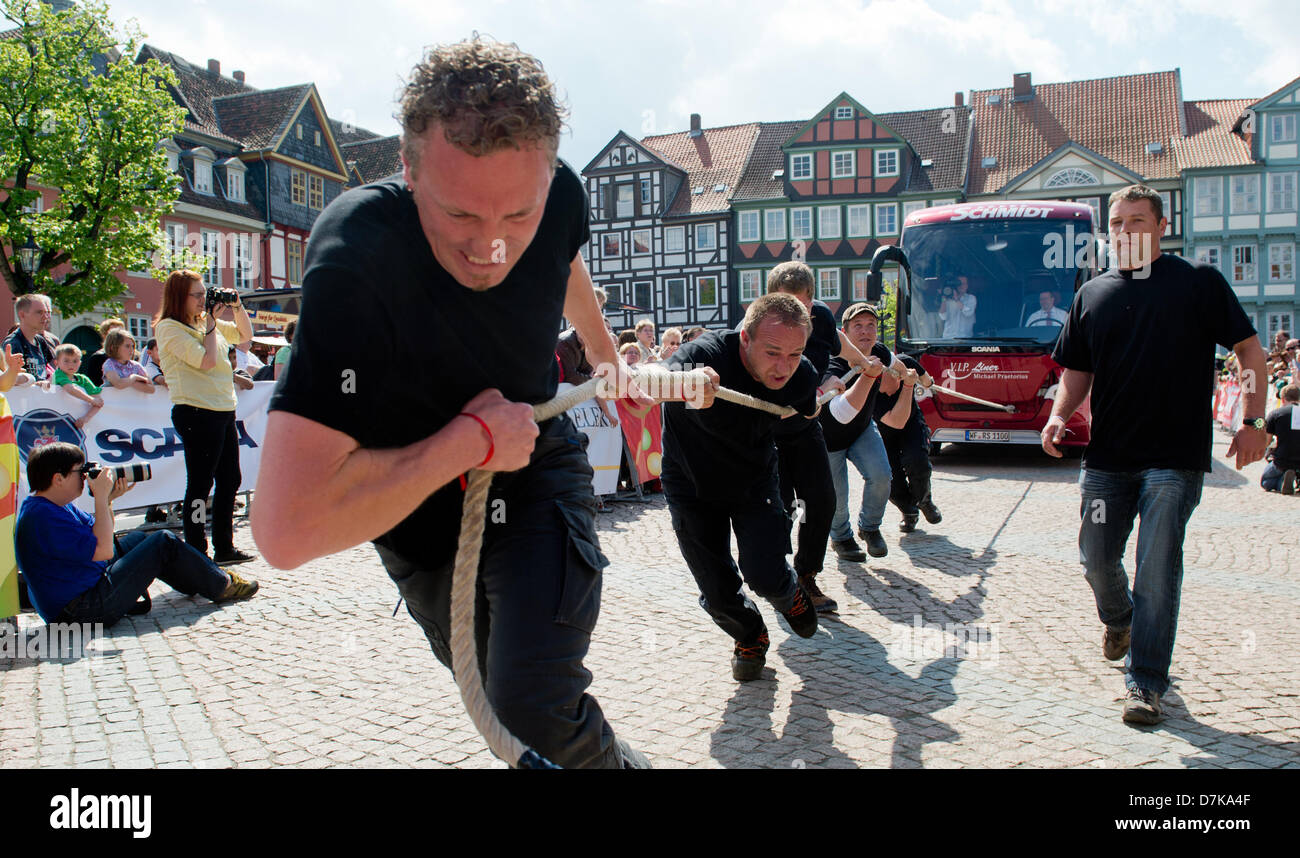 Bus pulling championships germany hi-res stock photography and images ...