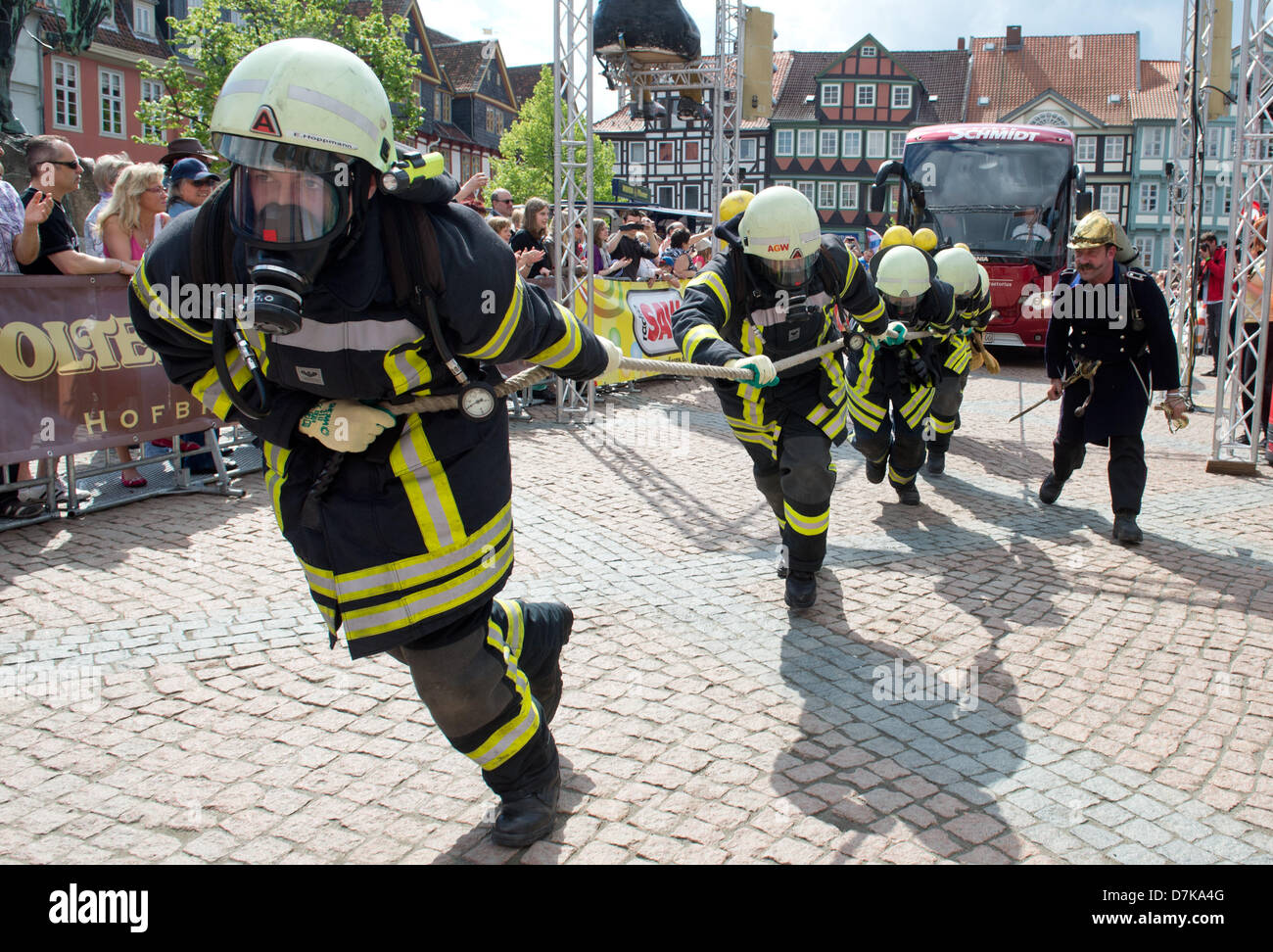 Bus pulling championships germany hi-res stock photography and images ...