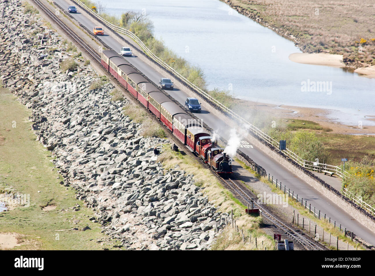 Steam train pulling passenger coaches hi-res stock photography and ...