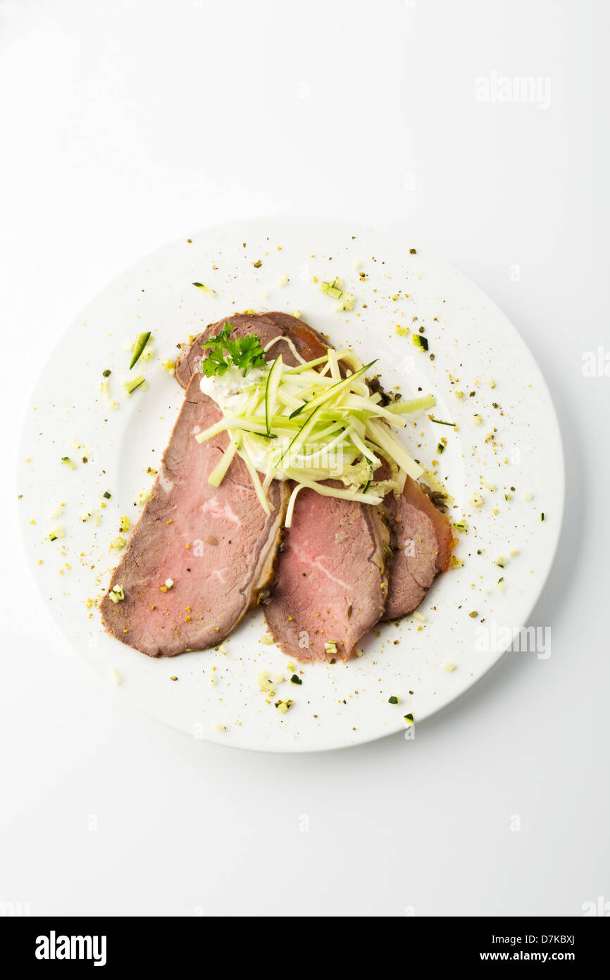 Garnished cold roast beef on plate hi-res stock photography and images ...