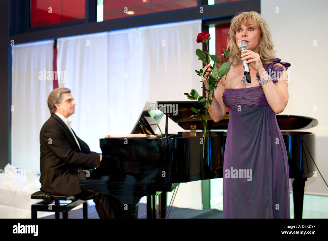 Berlin, Germany, Deborah Sasson sings at an award ceremony Stock Photo ...