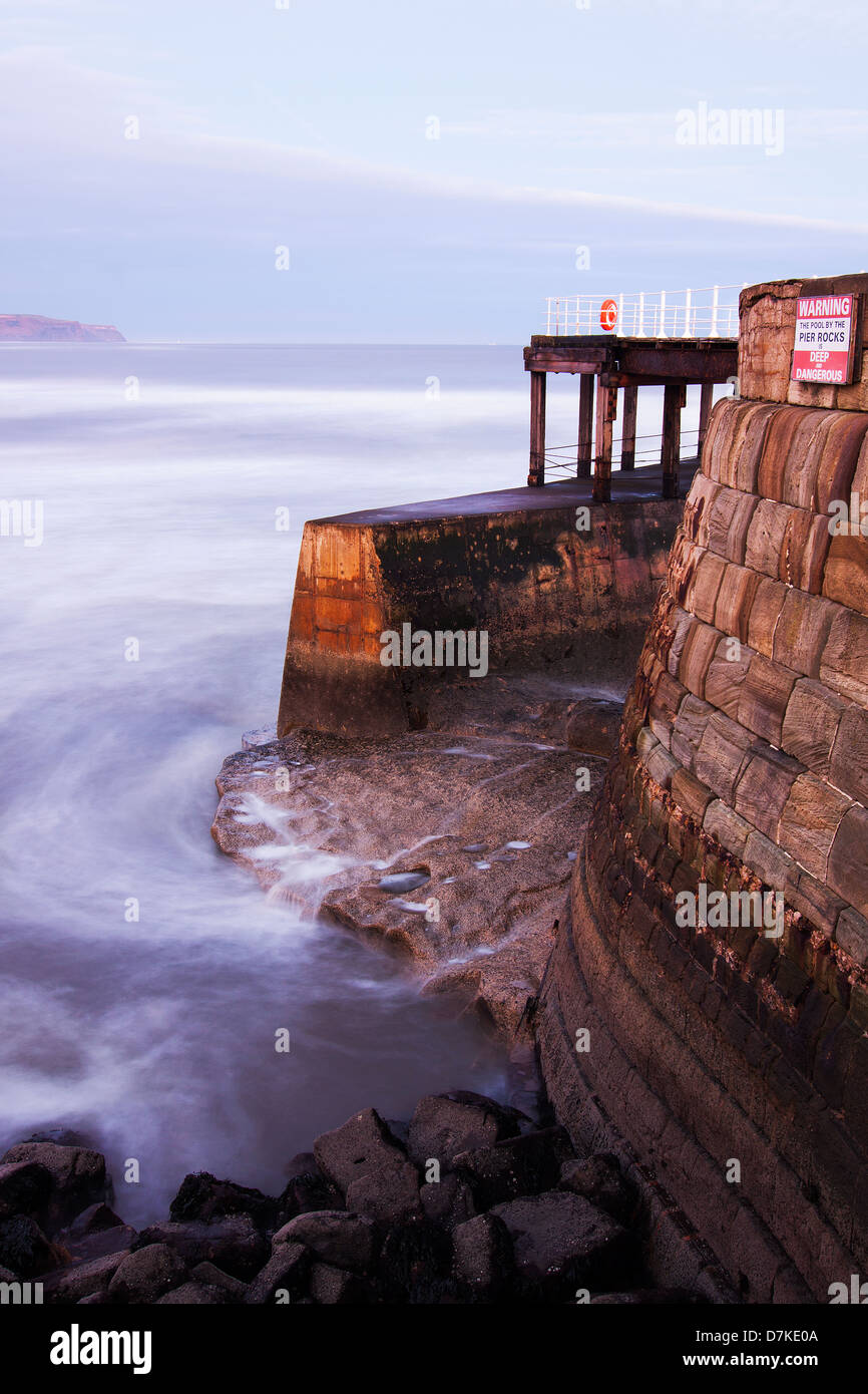 Whitby pier hi-res stock photography and images - Alamy