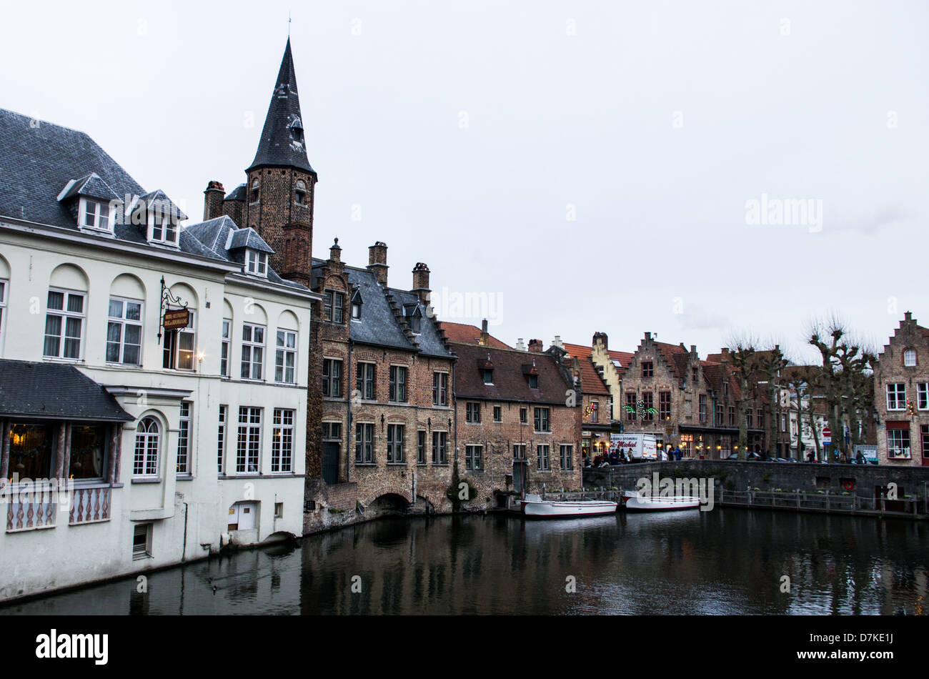 Medieval canal side houses hi-res stock photography and images - Alamy