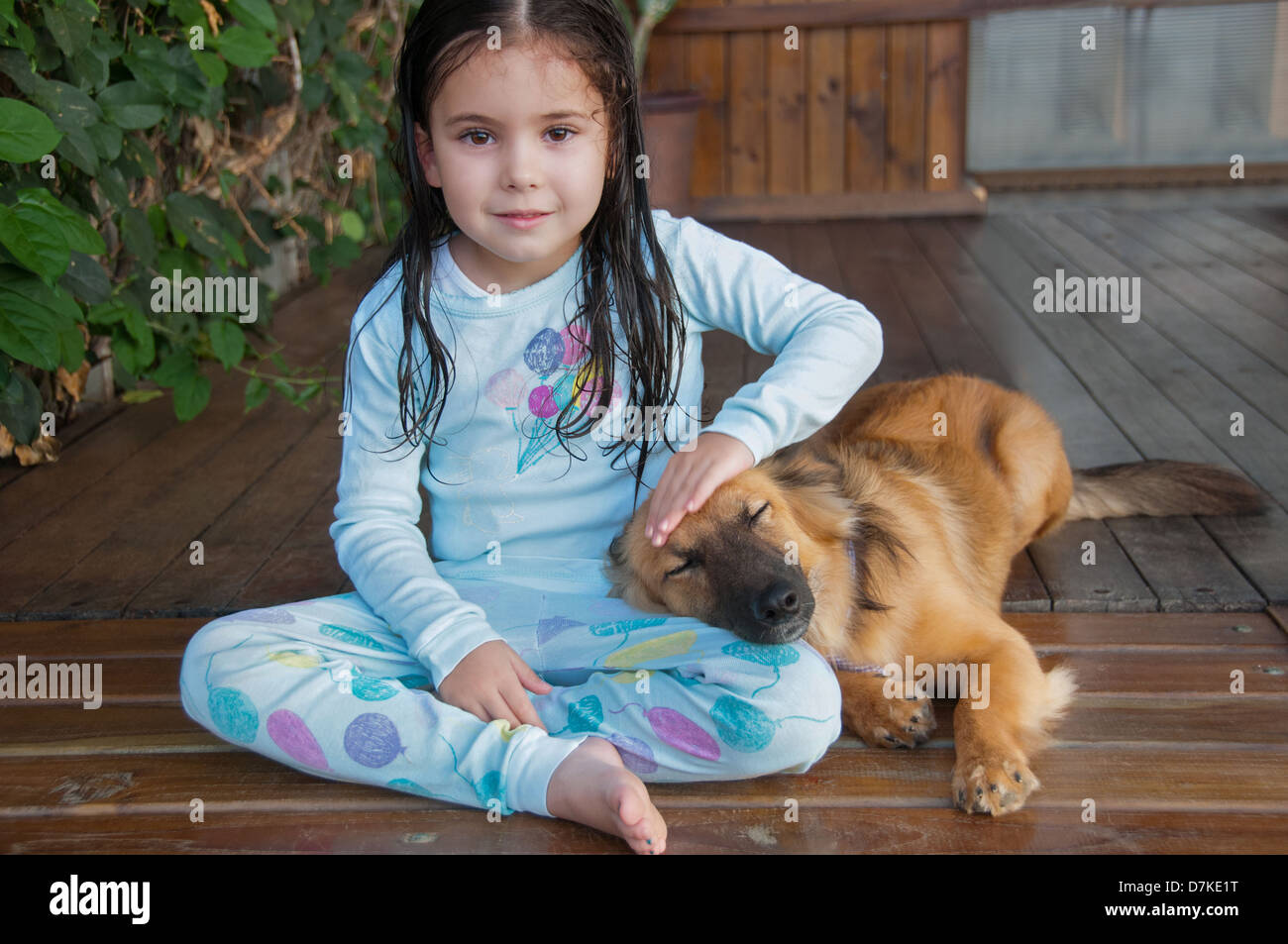 Caucasian child and dog hi-res stock photography and images - Alamy