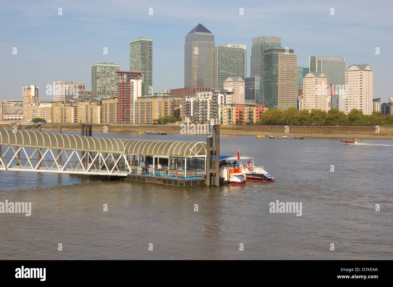 Pontoon dock london hi-res stock photography and images - Alamy