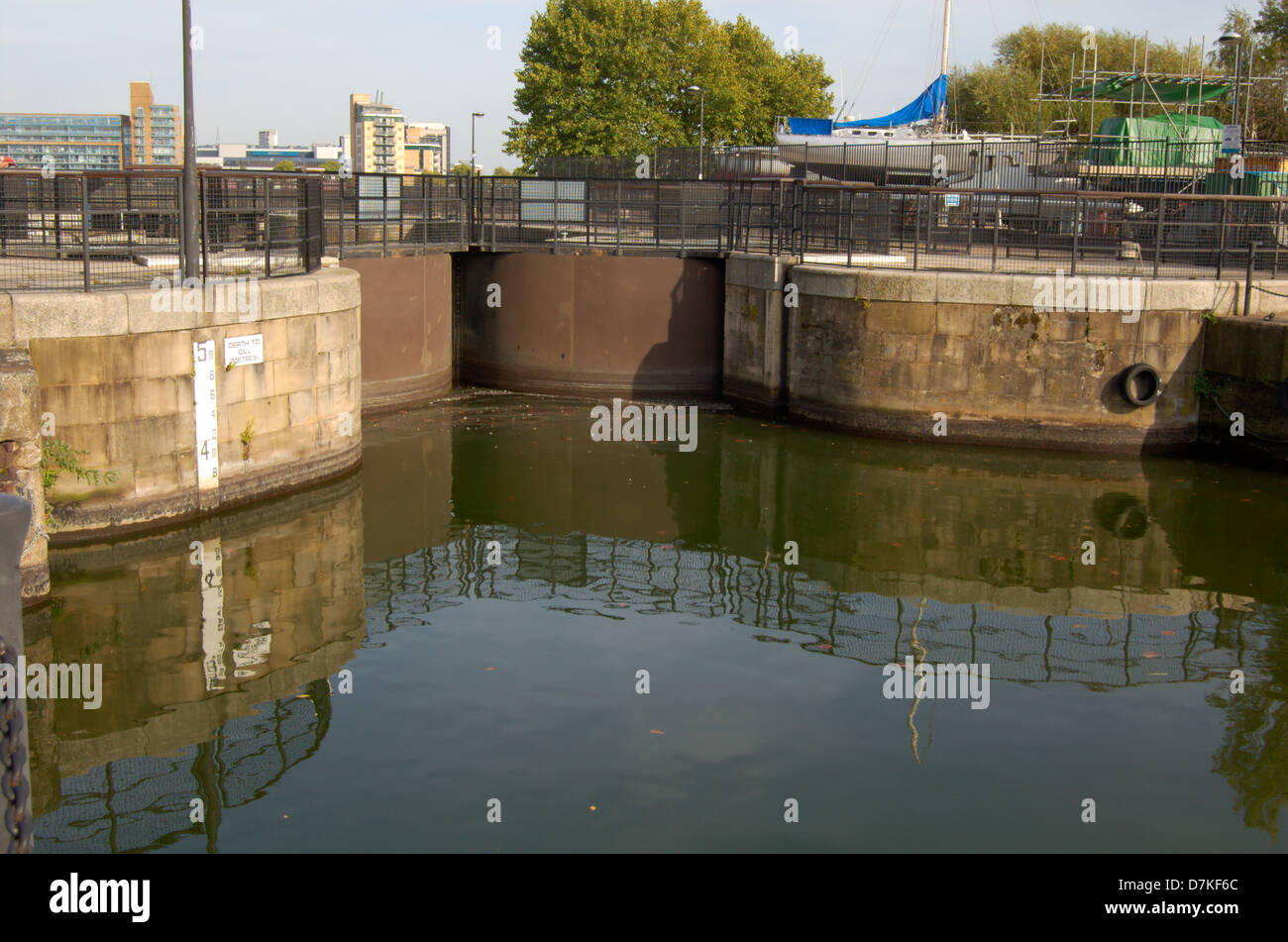 Dock lock hi-res stock photography and images - Alamy