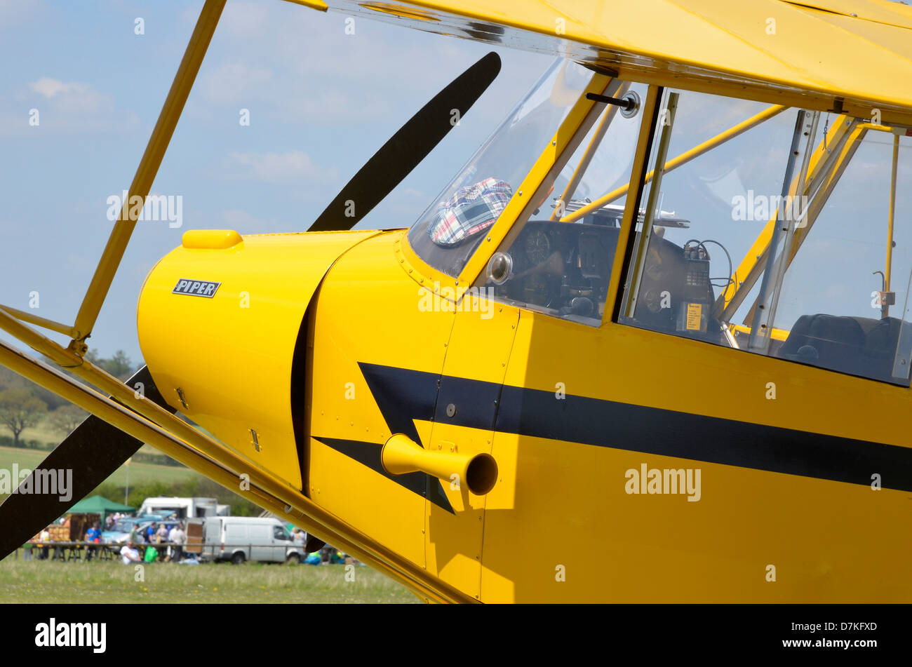 Aircraft piper cub hi-res stock photography and images - Alamy