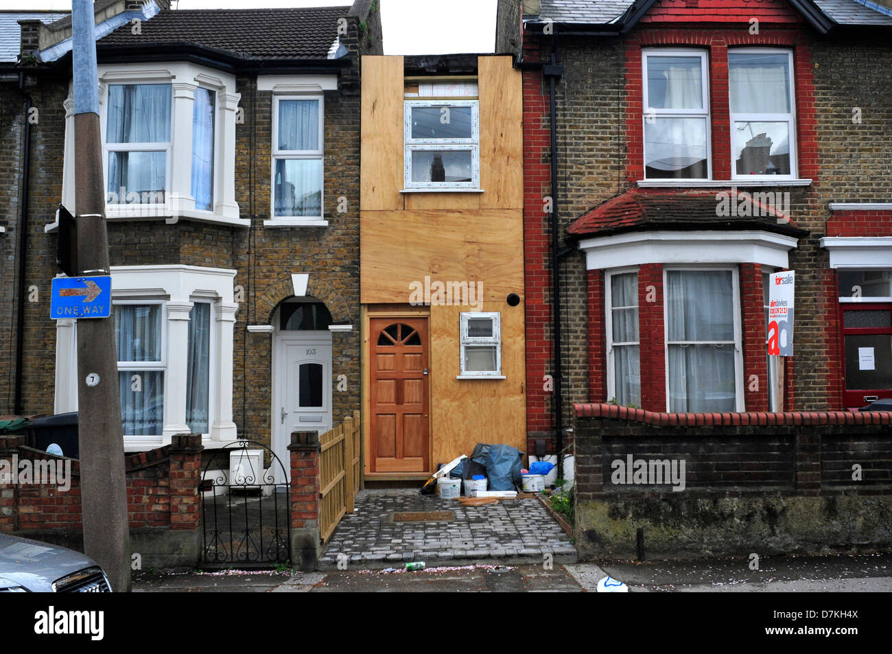 A view of the "narrowest" house in east London, UK Stock Photo - Alamy