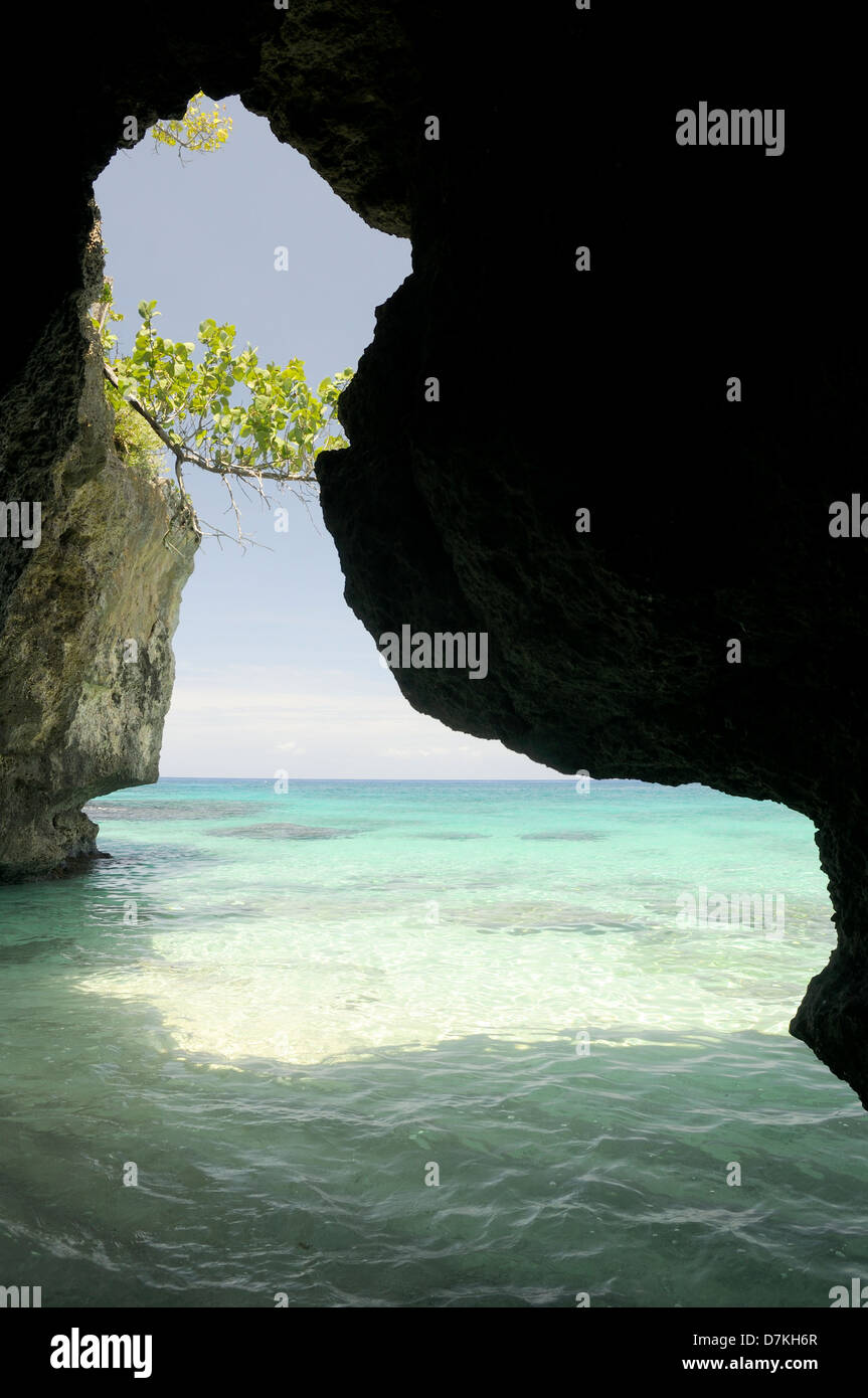 Cliffside Cave at Xtabi Hotel Stock Photo - Alamy