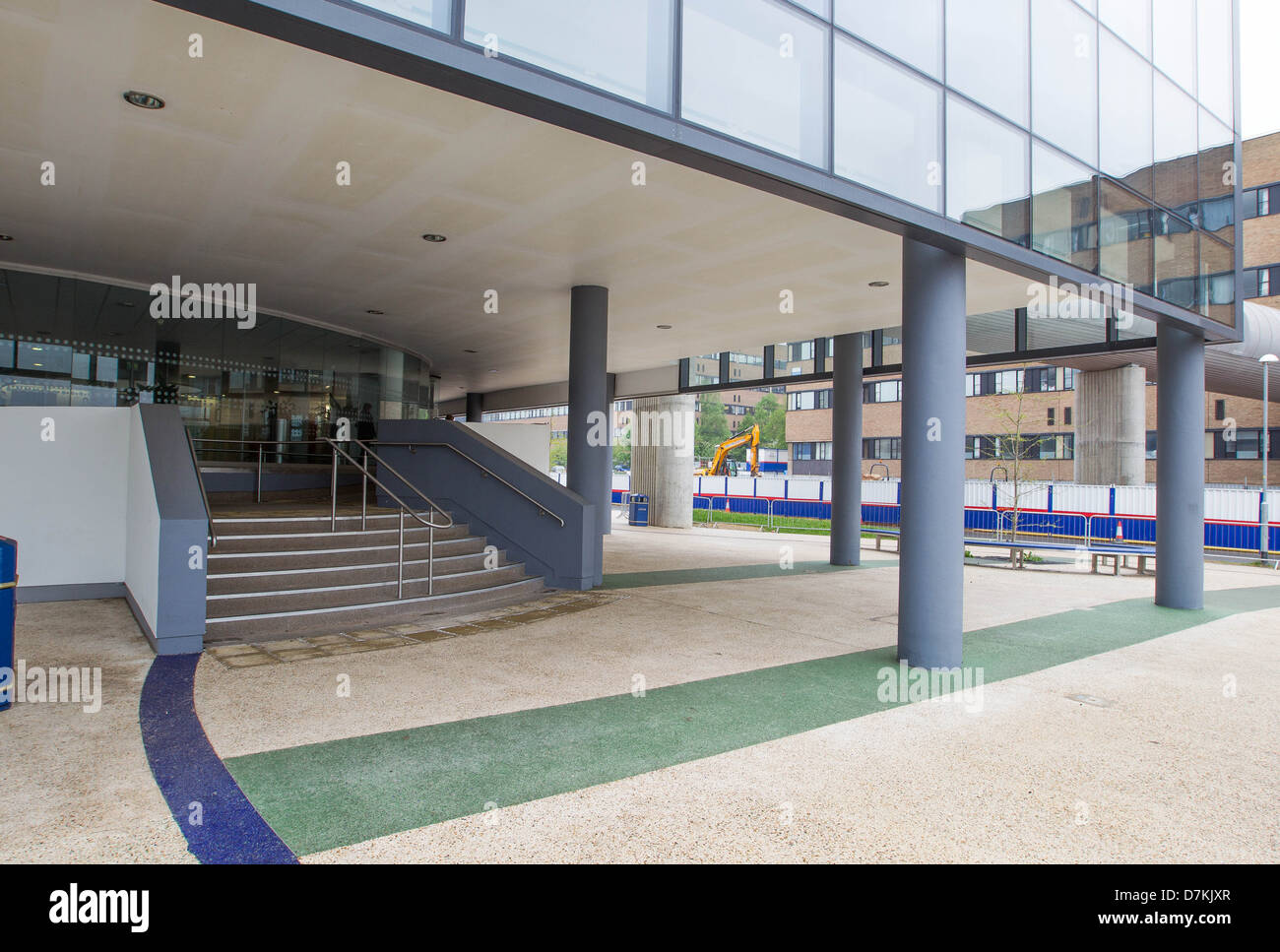 The external views of the NHS Treatment Centre, Queens Medical Centre ...