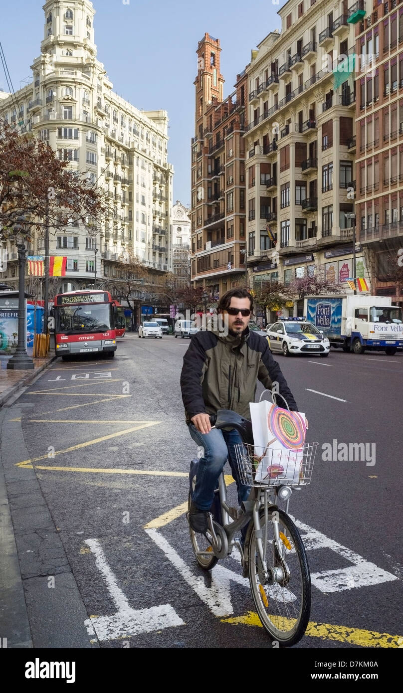 Commuter bike hi-res stock photography and images - Alamy