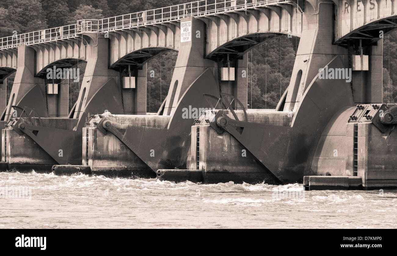 Lock and dam 11 hi-res stock photography and images - Alamy