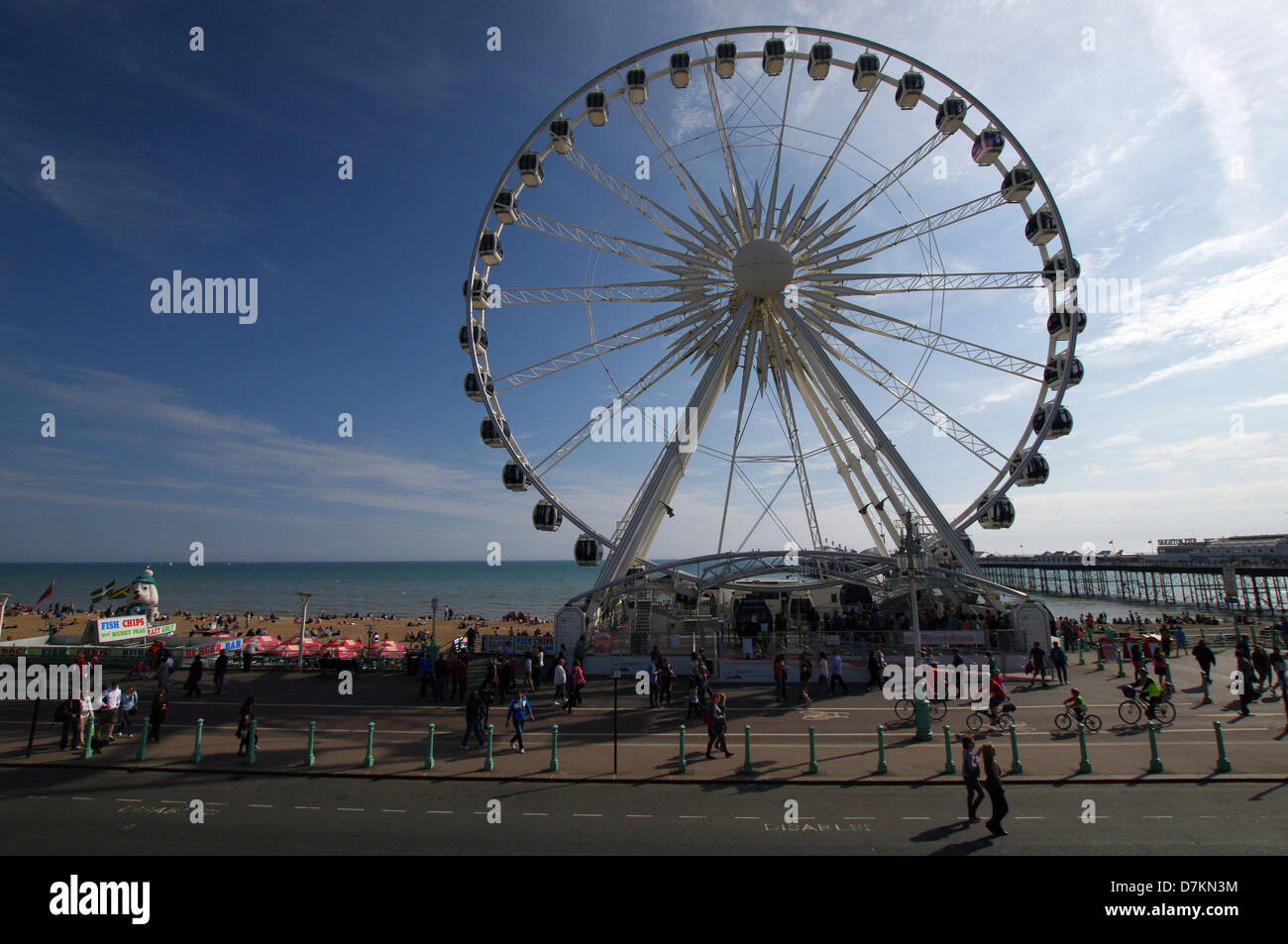 Brighton beach with brighton wheel hi-res stock photography and images ...