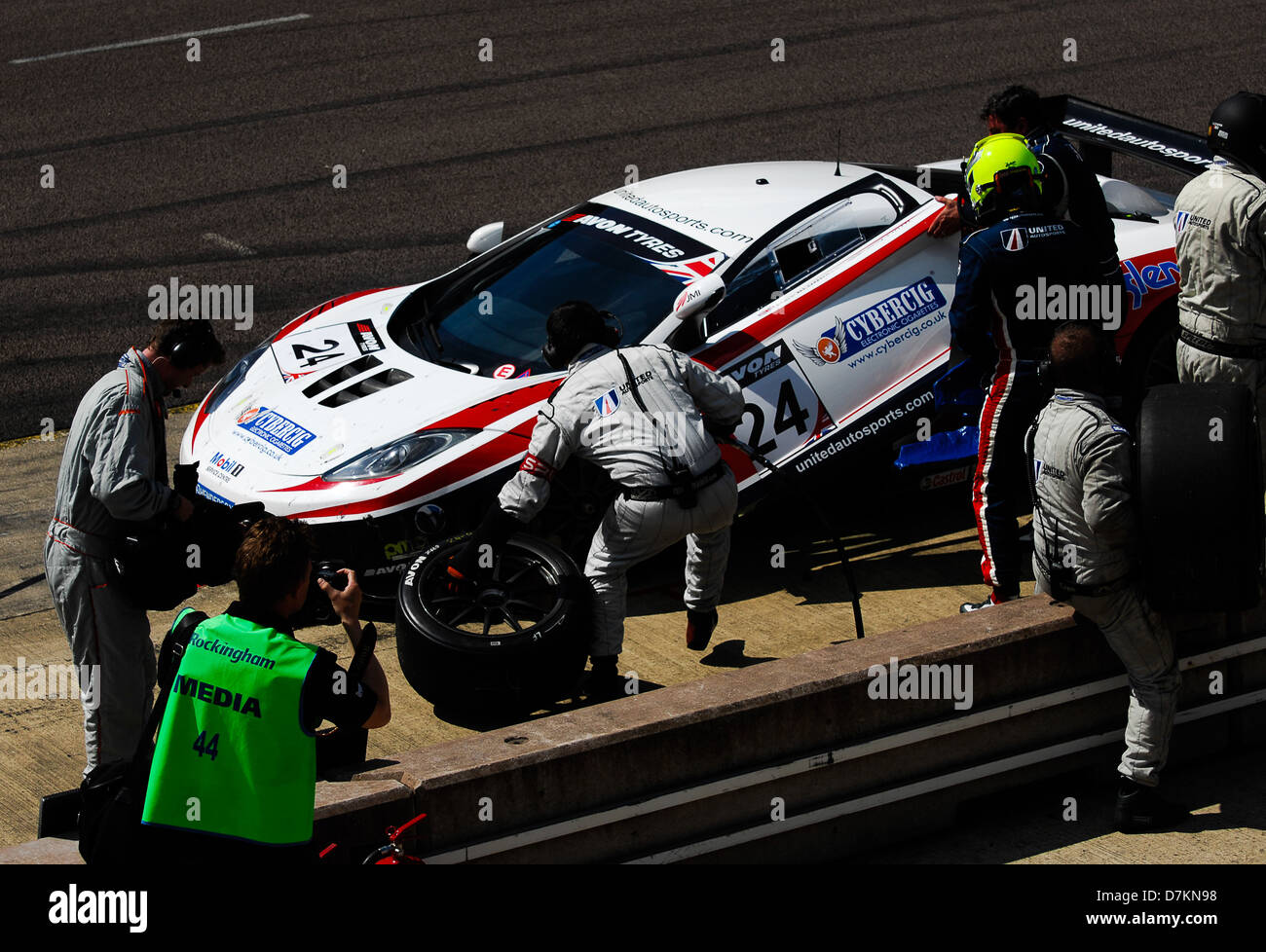 Motor racing pit crew Stock Photo - Alamy