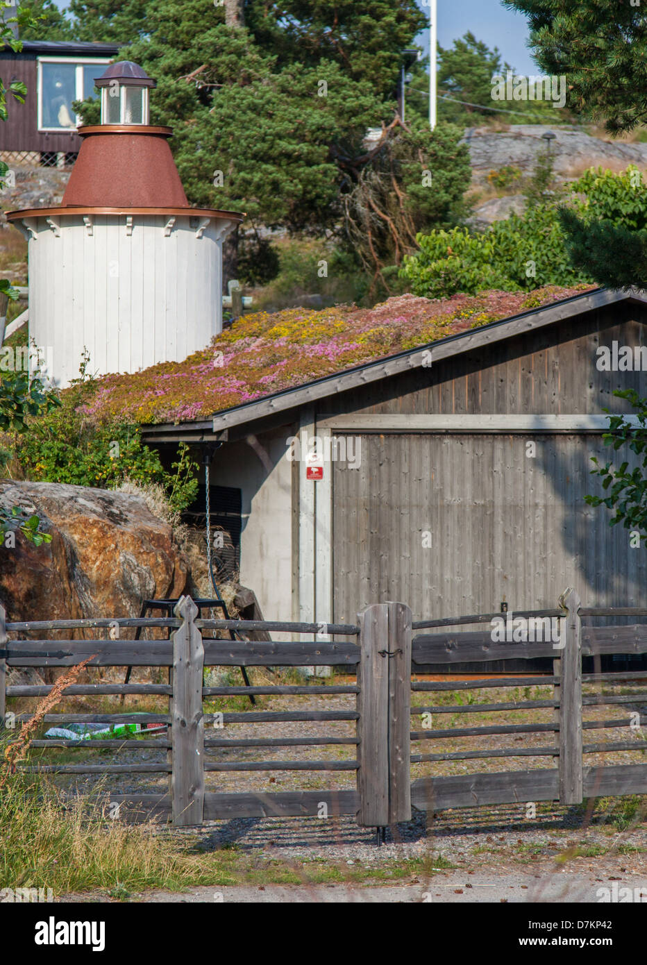 Small Wooden Barn High Resolution Stock Photography and Images - Alamy