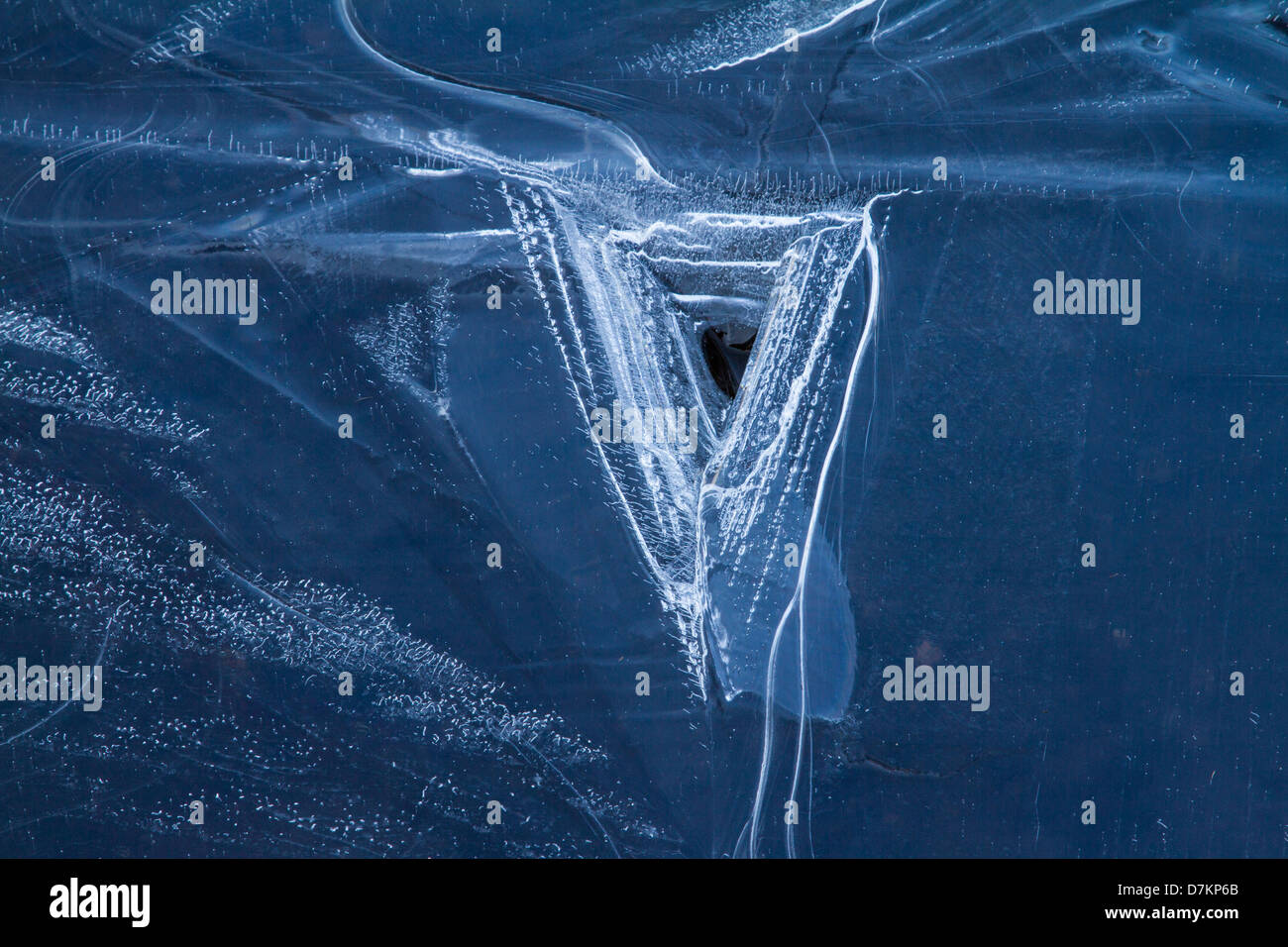 Cracking pattern hi-res stock photography and images - Alamy