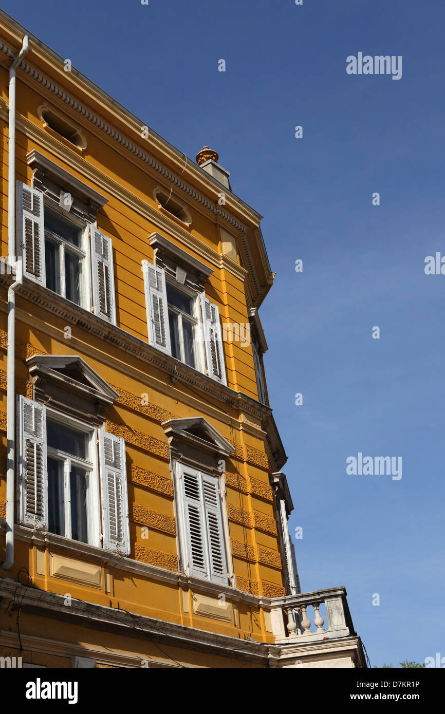 Ochre coloured house facade hi-res stock photography and images - Alamy