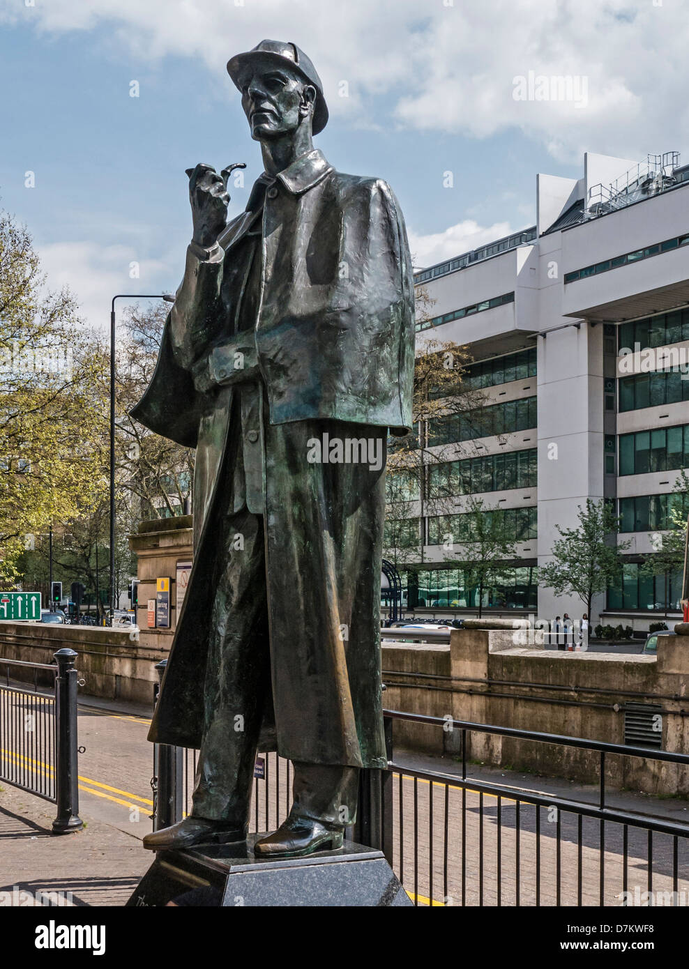LONDON, UK - MAY 06, 2013: Statue of fictional detective Sherlock ...