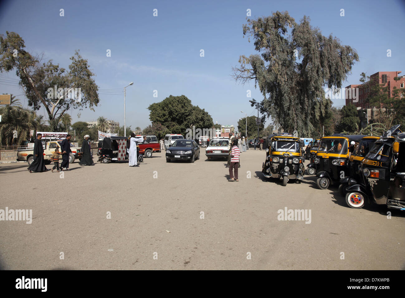 Egypt road crossing hi-res stock photography and images - Alamy