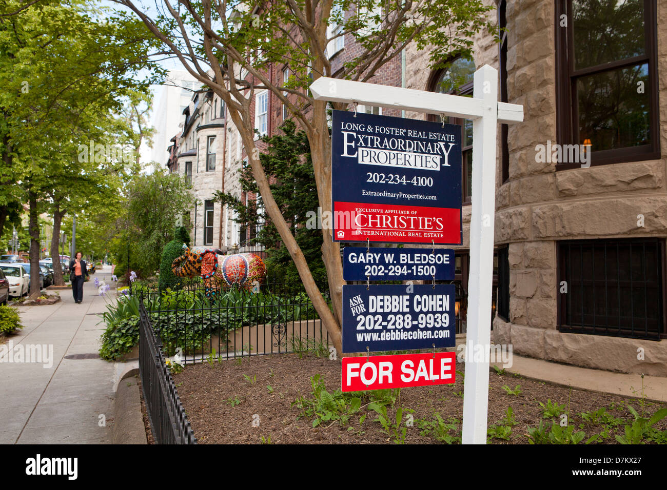 House for sale sign usa hi-res stock photography and images - Alamy