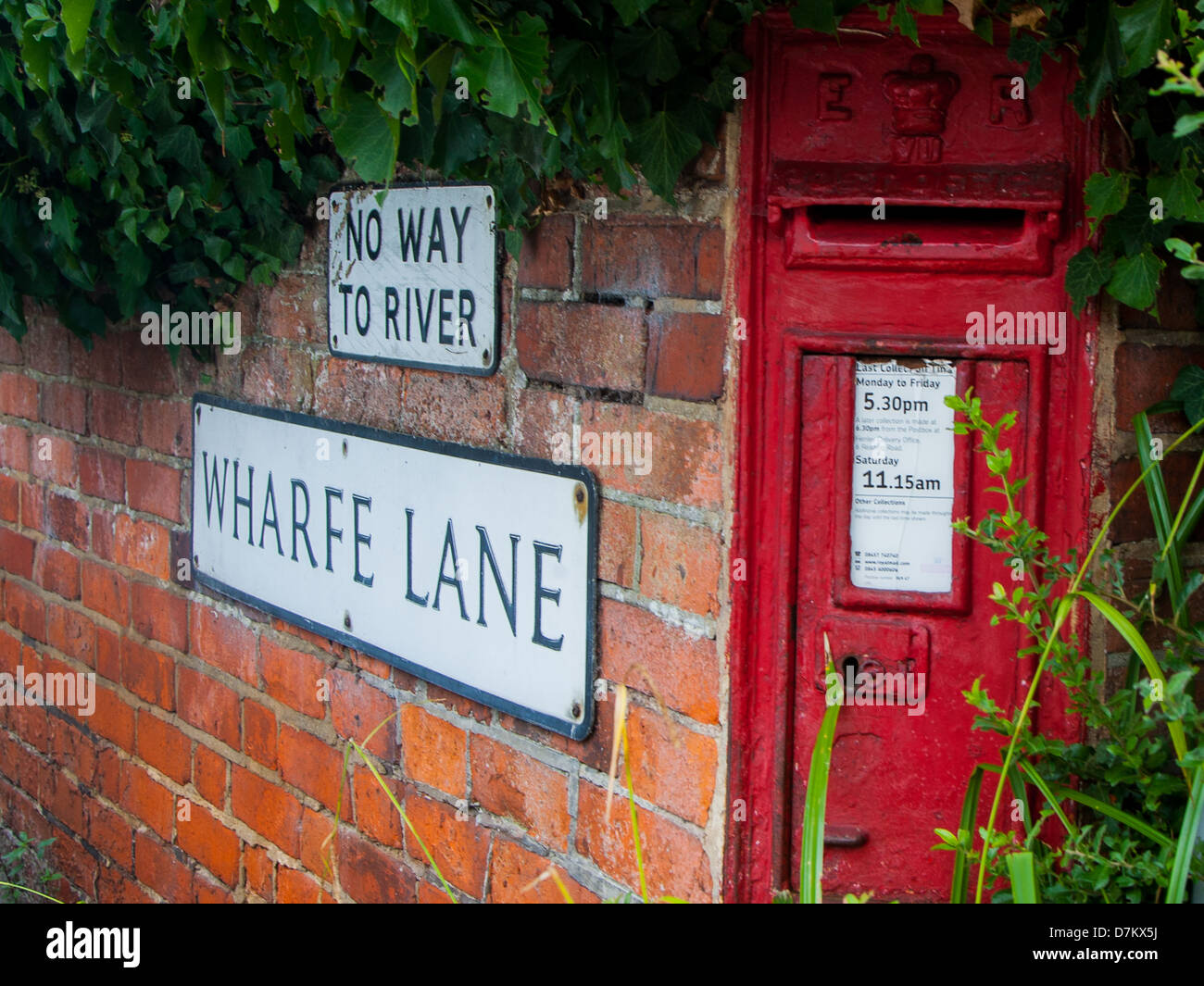 Box in a wall hi-res stock photography and images - Alamy