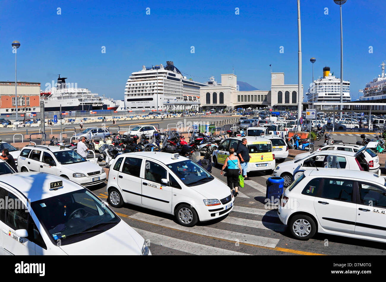 Molo principale hi-res stock photography and images - Alamy