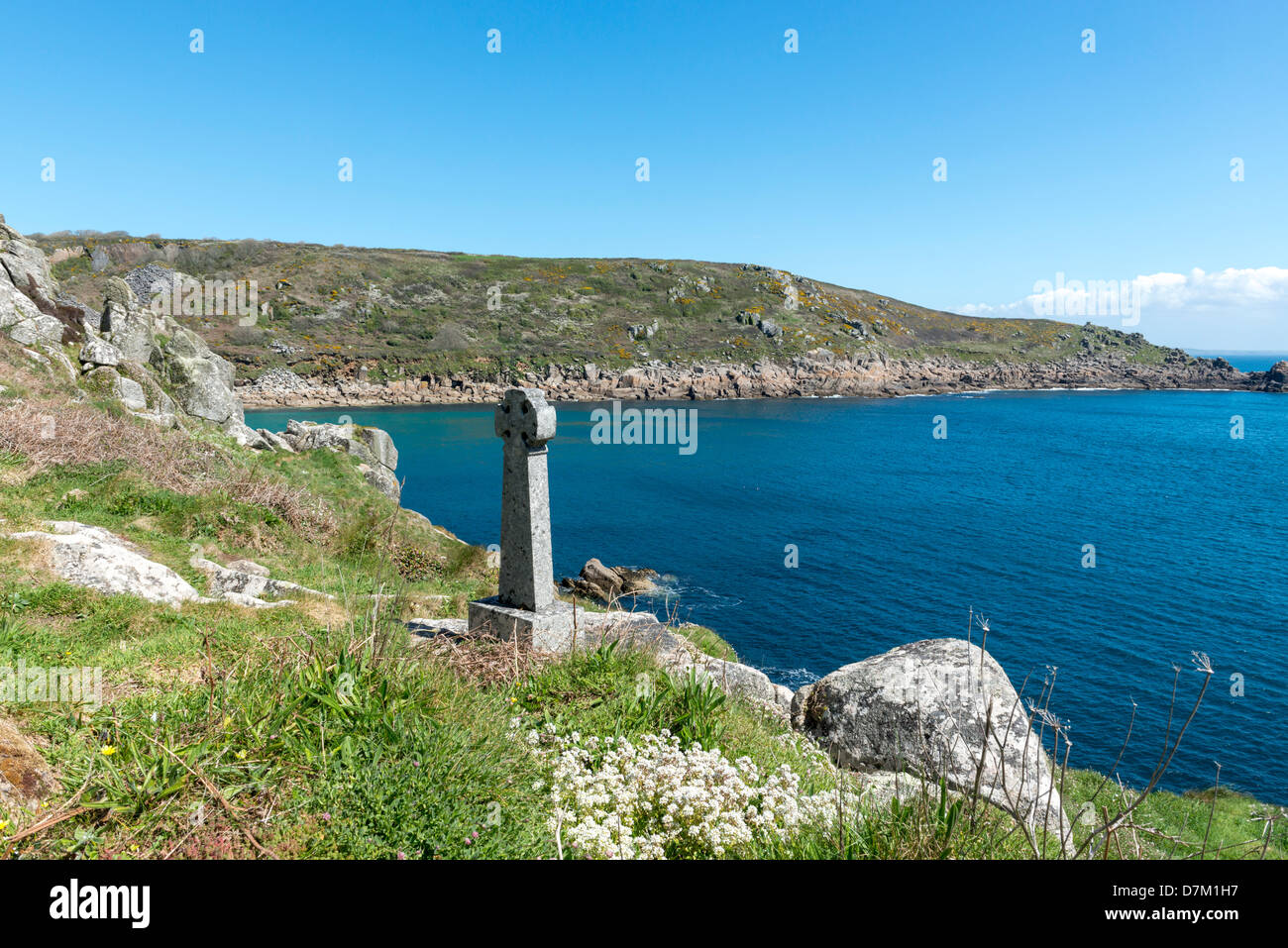 Memorial cross overlooking Lamorna Cove, Cornwall Stock Photo - Alamy Memorial cross overlooking Lamorna Cove, Cornwall Stock Photo - Alamy