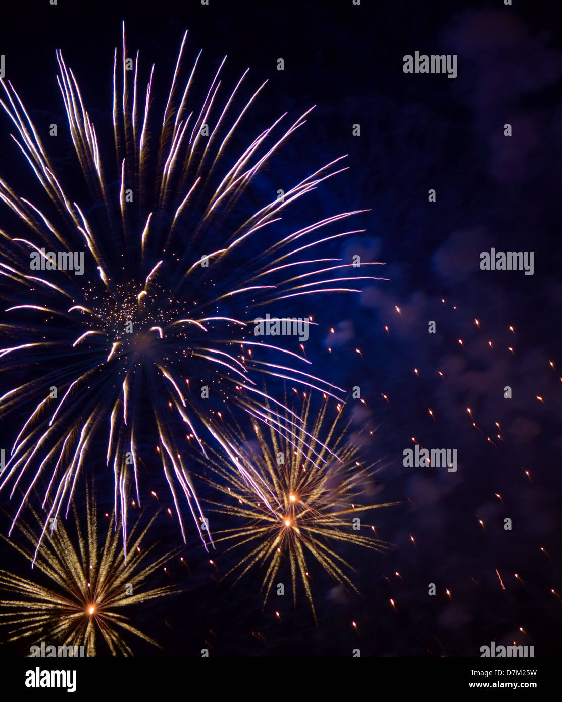 Multiple fireworks hi-res stock photography and images - Alamy