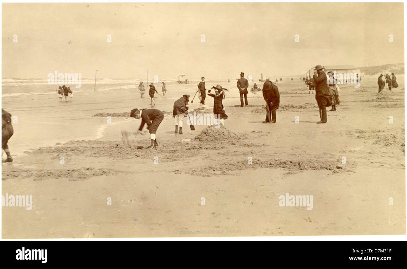 This photograph, taken by Carl Curman, shows a beach scene in ...