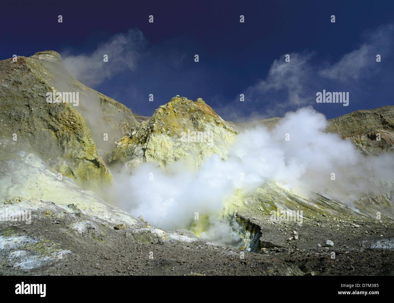 New Zealand, Steam and sulfur in Volcanic Crater Stock Photo - Alamy