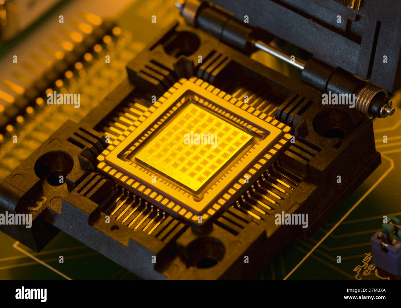 Microchip with fuel cells hi-res stock photography and images - Alamy
